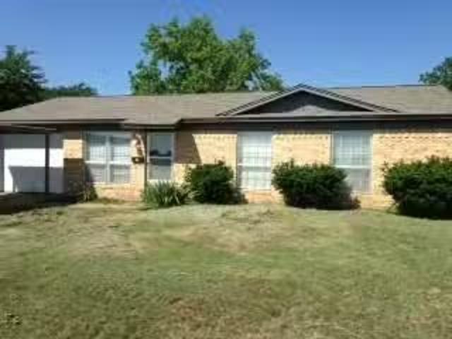 58276569 520 N Main St