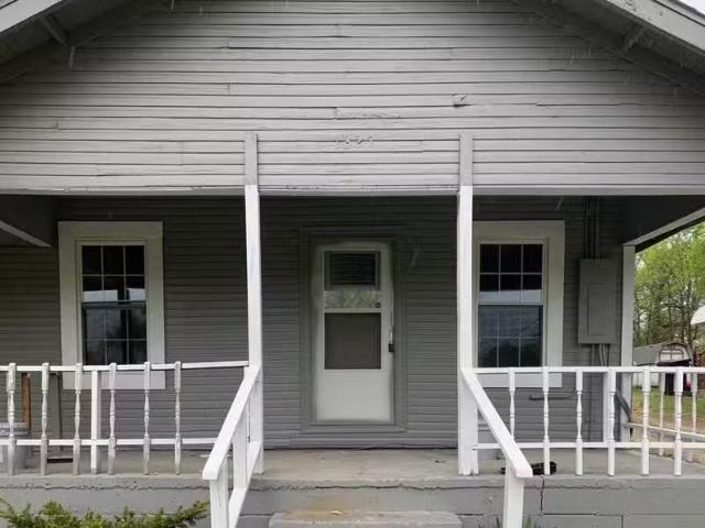 58276940 1327 W Livingston St