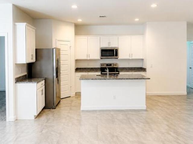 5827 e rosina dell place