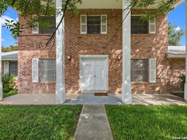 5827 Grass Hill Dr