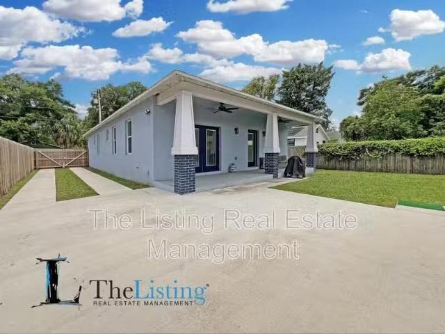 58285563 1322 E Giddens Ave