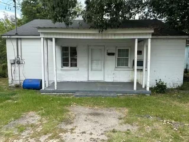 58286014 704 E Washington Ave
