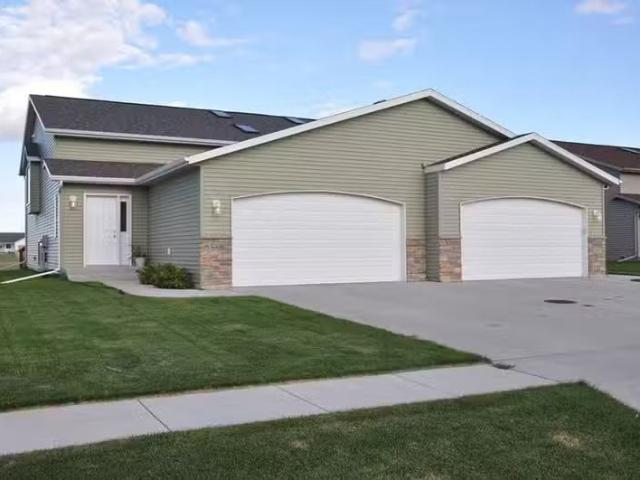 58288273 4006 9th St S