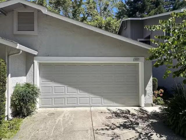 58289215 4967 Red Creek Dr
