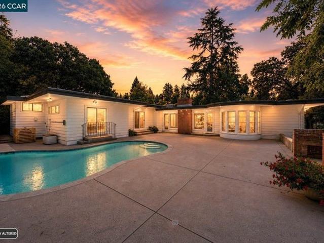 5828 Moraga Ave, Oakland, CA 94611