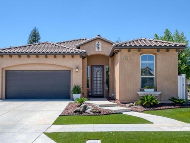 5828 E Booker Ave, Fresno, CA 93727