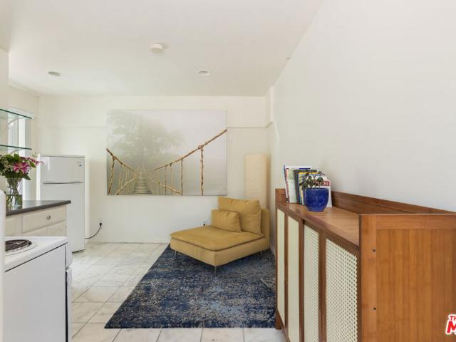 5828 Foxview Drive 1