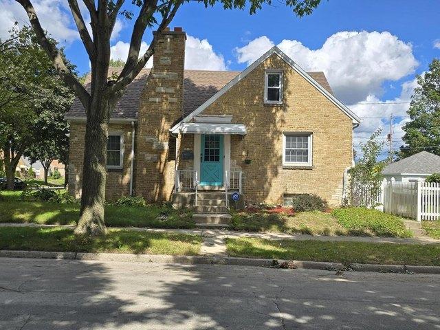 5828 W Hayes Ave, West Allis, WI 53219