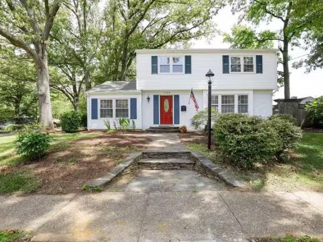 58296112 1220 Sterling Dr