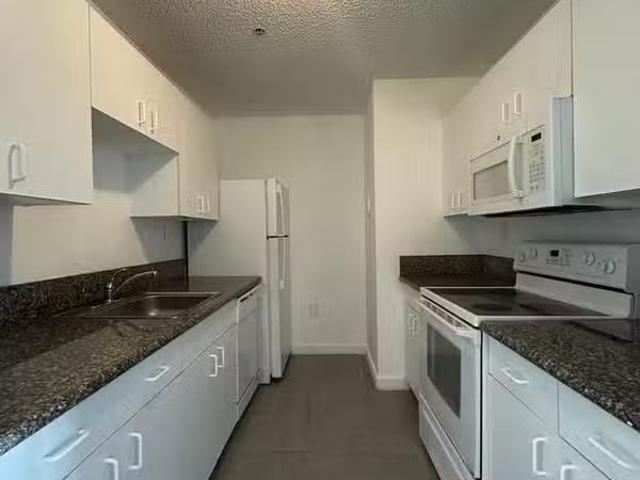 58298672 701 Nw 10th St