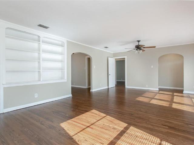 5829 E Mockingbird Lane