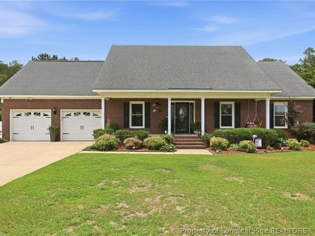 5829 Finish Line Dr, Hope Mills, NC 28348