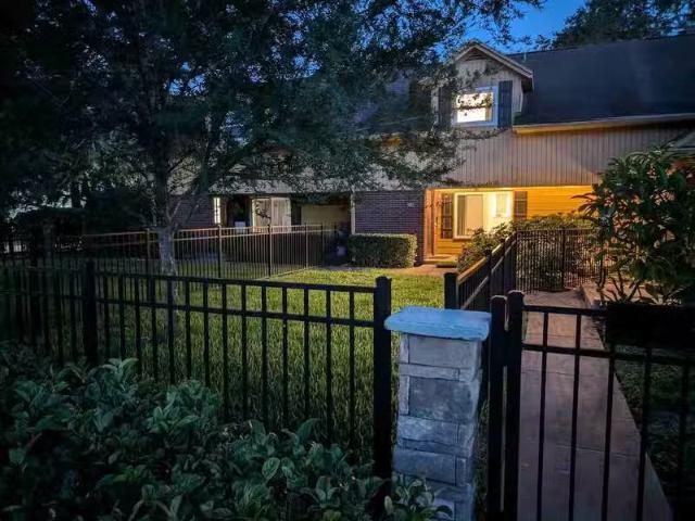 58205639 557 Wilkie St #559