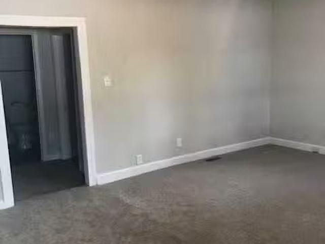 58207738 1504 Crest Rd