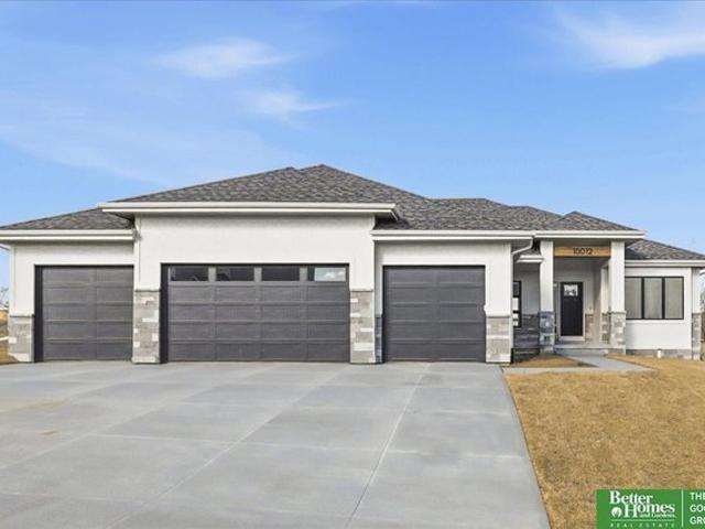 5820 N 213th Ave, Elkhorn, NE 68022