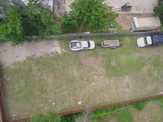 5820 Parker Henderson Rd, Fort Worth, TX 76119
