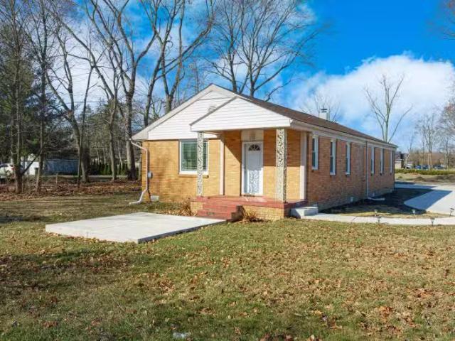 5820 Robert St, Shelby Twp, MI 48316 MLS 25010207