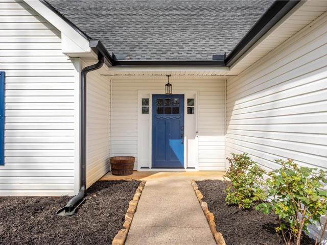 5820 Rolling Oaks Drive