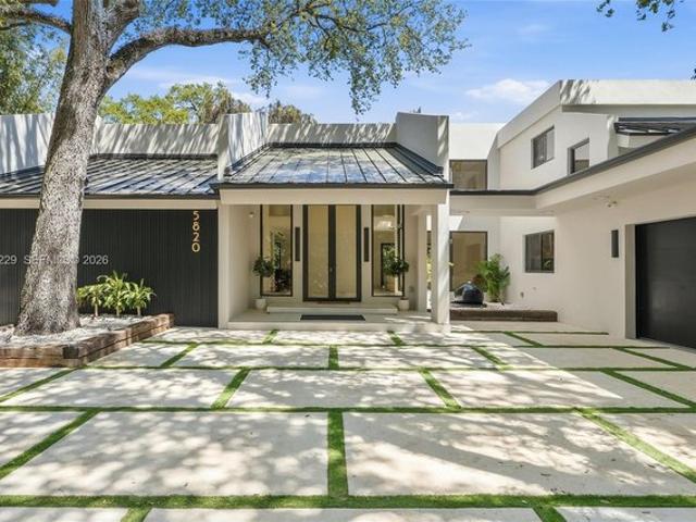 5820 SW 33rd Ln, Hollywood, FL 33312