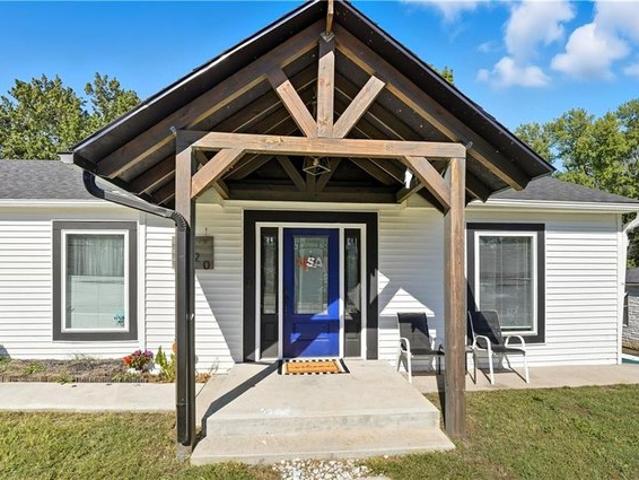 5820 Sloan Ave, Kansas City, KS 66104