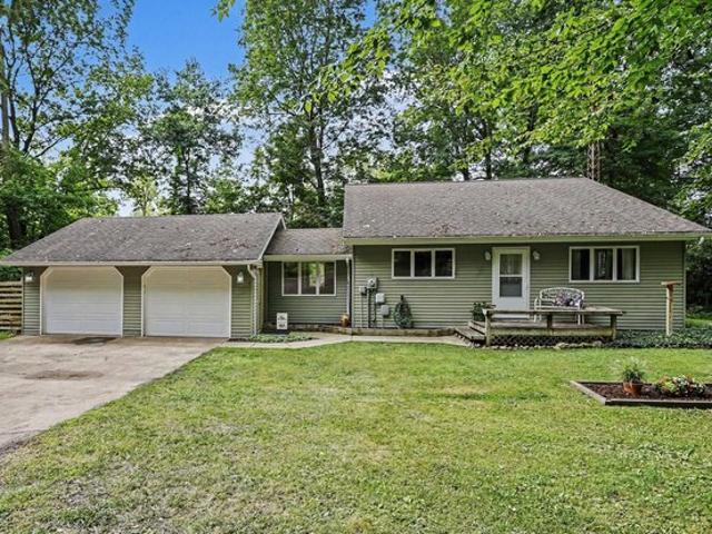 5820 Windy Acres Ln, Berrien Springs, MI 49103
