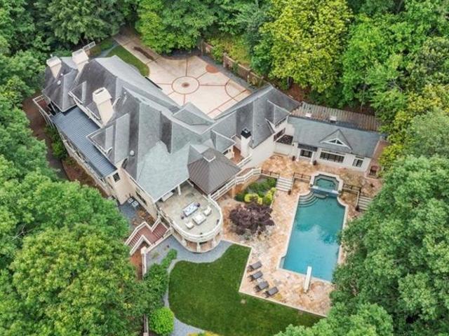 5820 Winterthur Dr, Sandy Springs, GA 30328