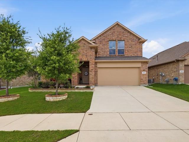 5821 Stream Dr, Fort Worth, TX 76137