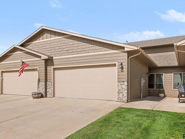 5821 S Bounty Pl, Sioux Falls, SD 57108