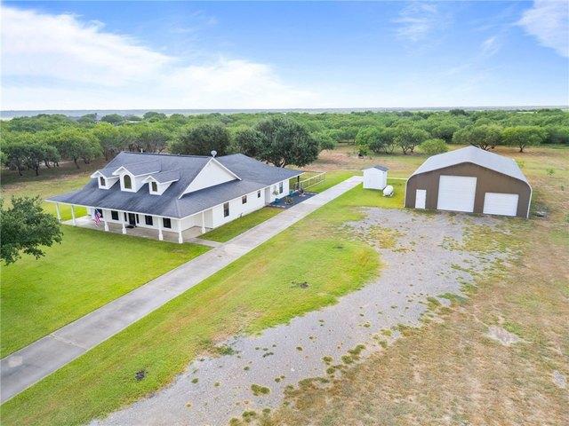 5821 Santa Clara Dr, Robstown, TX 78380