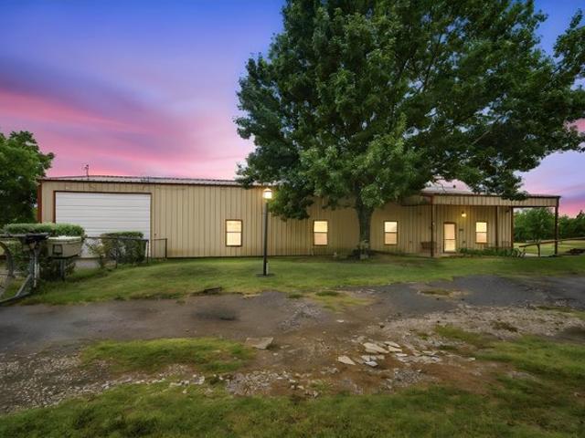 5821 Waterworks Rd, Midlothian, TX 76065