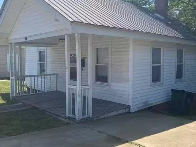 58222690 117 4th St