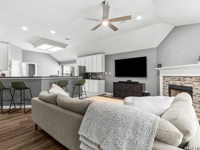 5822 Cedar Path