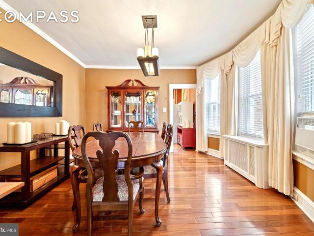 5822 Cedarhurst St, Philadelphia, PA
