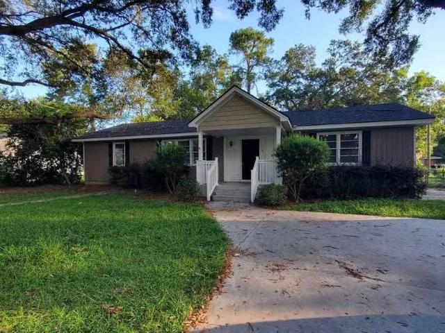58230649 118 Hamm St