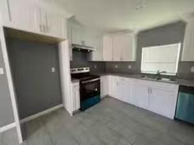 58234642 2012 W Beacon Ave #B
