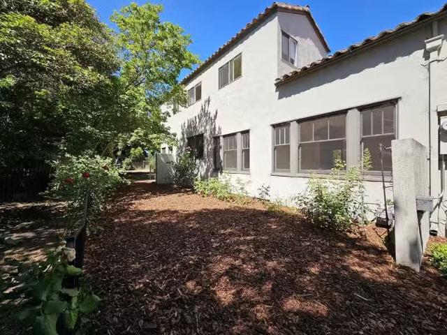 58236223 630 Seneca St