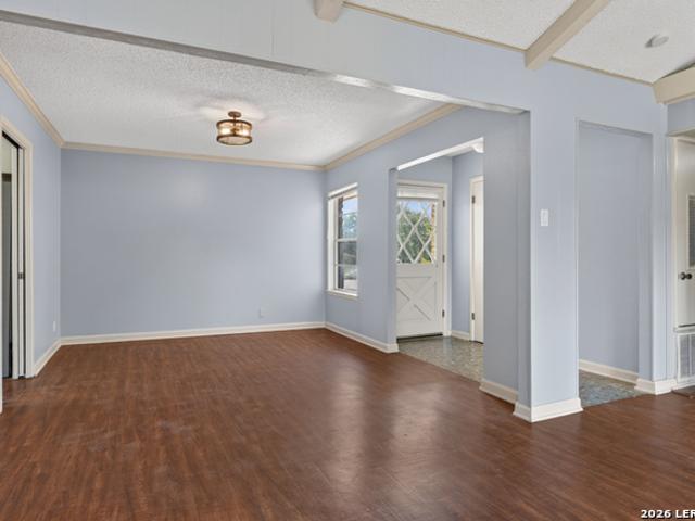 5823 Bogart Dr
