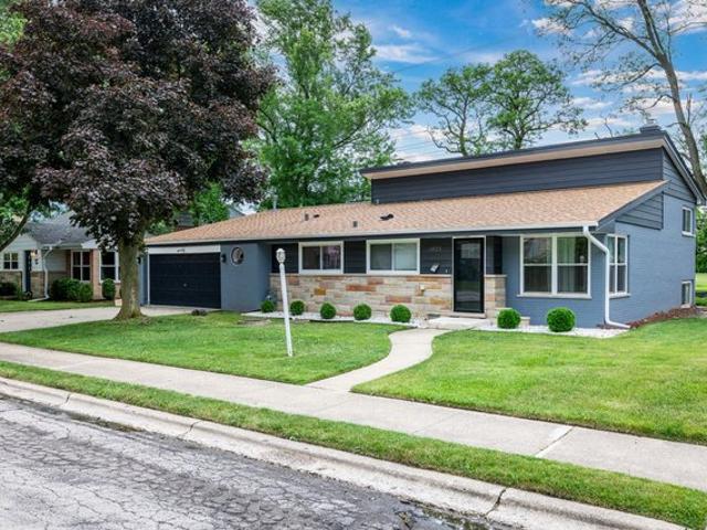 5823 Emerson St, Morton Grove, IL 60053