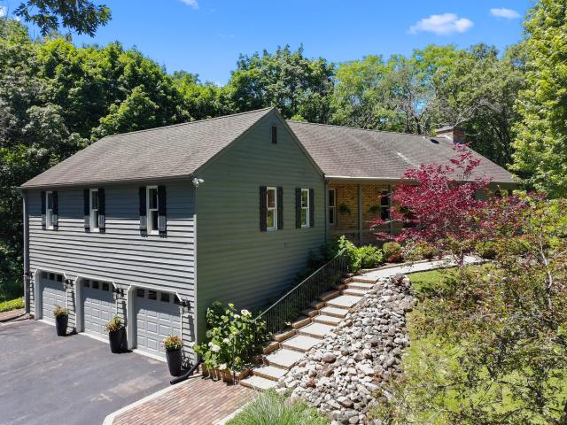 5823 Raccoon Dr