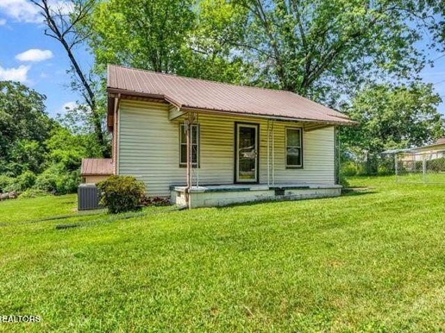 5823 3rd Ln, Knoxville, TN 37912