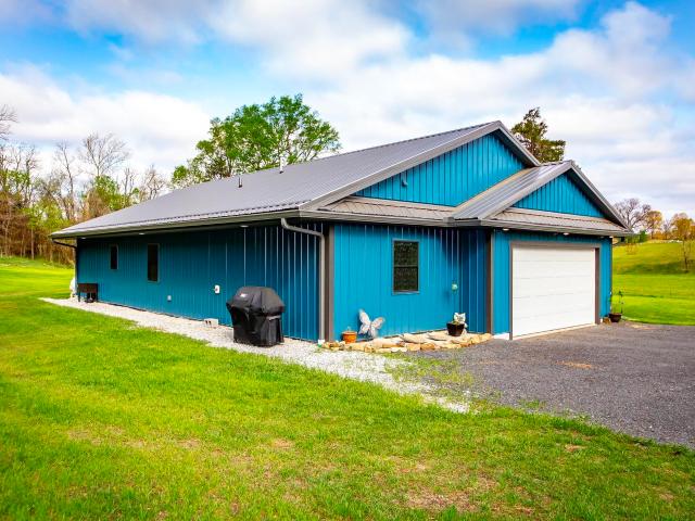 582 Canaan Rd