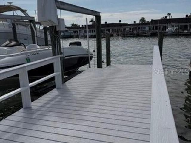 582 Boca Ciega Point Blvd N, Saint Petersburg, FL 33708