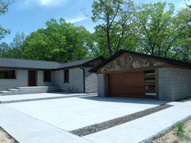 582 EAGLES NEST RD, INDIAN RIVER, MI 49749 Single Family Resid.