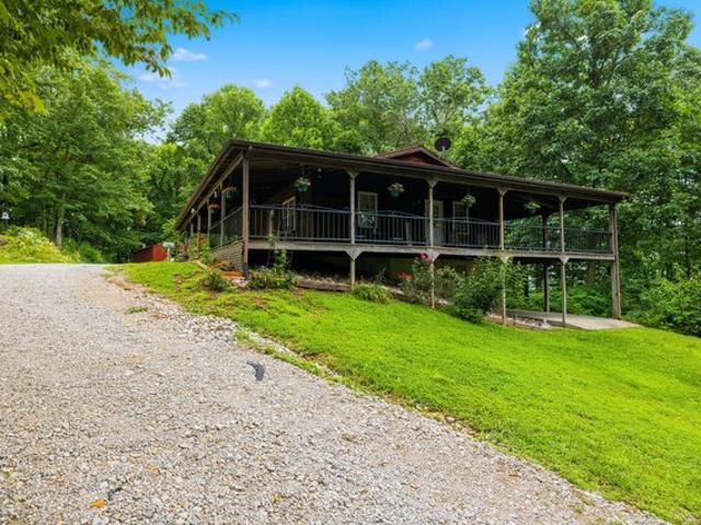 582 High Ridge Tower Rd, Middleburg, KY 42541