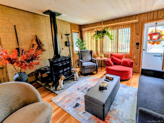 582 Lake Shore Lane
