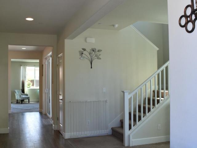 582 Mandevilla Dr
