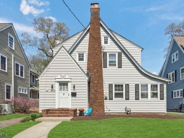582 Sherwood Pkwy, Westfield, NJ 07090