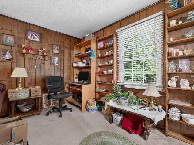 582 Spencer Dr
