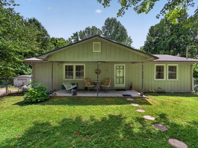 582 Spencer Dr, Spencer, TN 38585