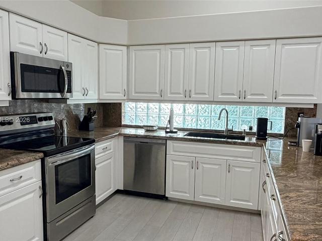 582 Spinnaker, Weston, FL 33326 | MLS #A11966 | Compass